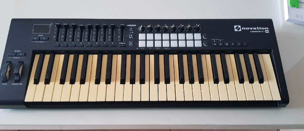 How to Restore Your Yellowed Plastic Keyboard Keys - Audio Mentor