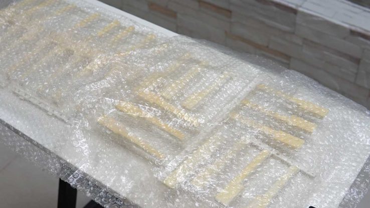 How to Restore Your Yellowed Plastic Keyboard Keys - Audio Mentor